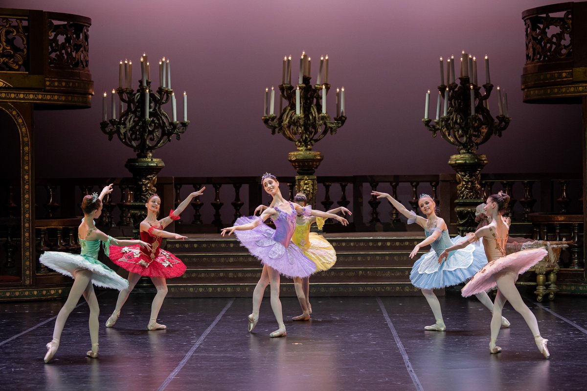 LITTLE SLEEPING BEAUTY - Opera
